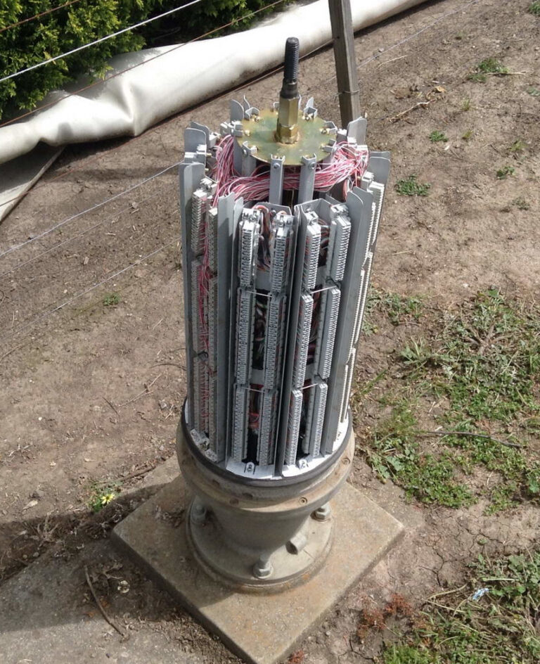The role of the telecom Pillar & Cabinet in the Australian copper ...